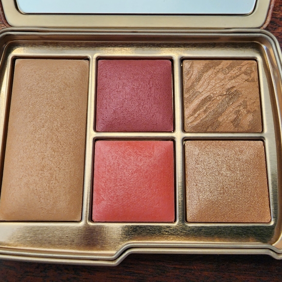 Hourglass | Makeup | Hourglass Ambient Lighting Edit Universe Unlocked ...